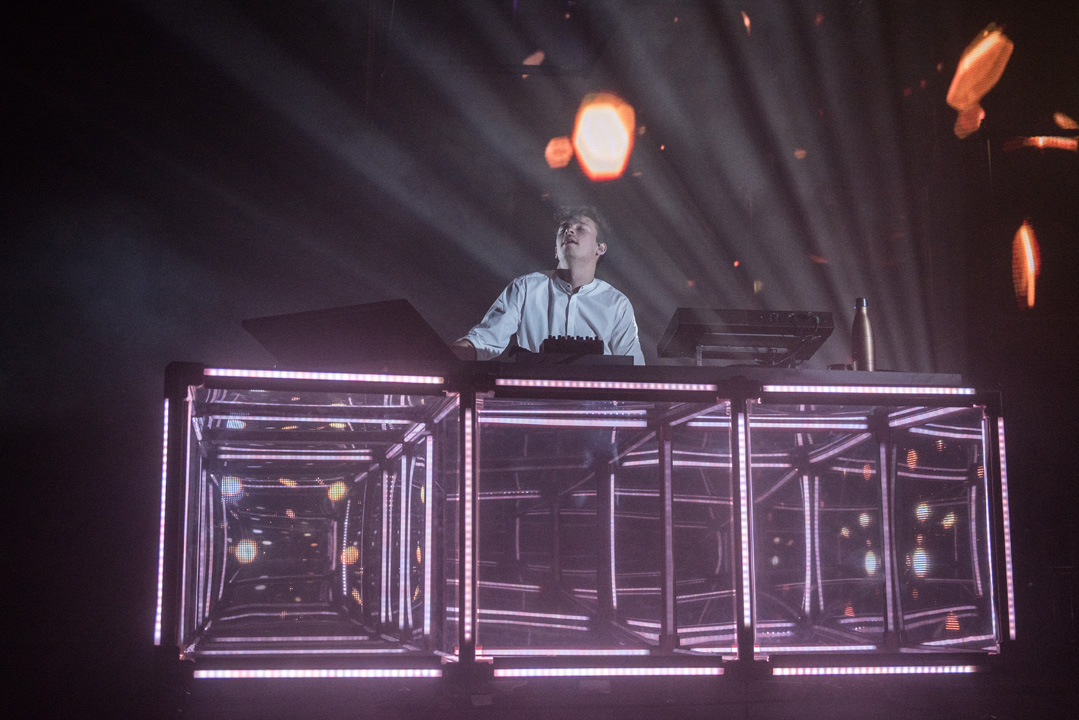 Flume Makes Bodies Move in Seattle - Seattle Music News