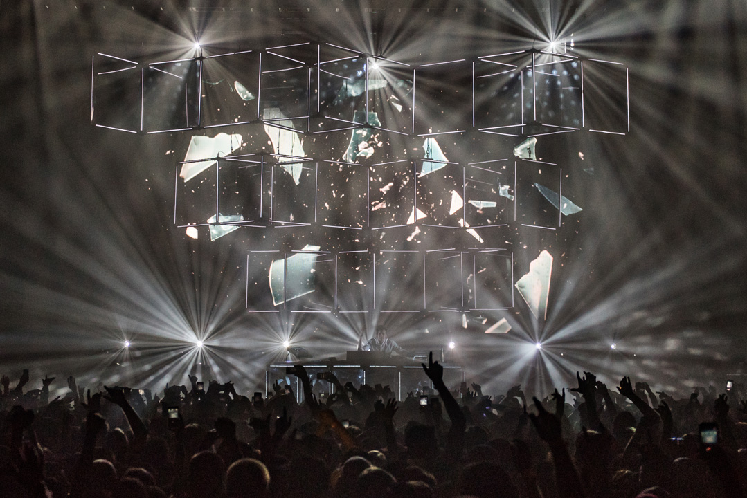 Flume Makes Bodies Move in Seattle - Seattle Music News